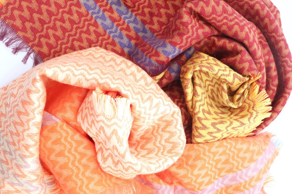 TEXTILE DESIGN - 多摩美術大学 生産デザイン学科テキスタイルデザイン専攻